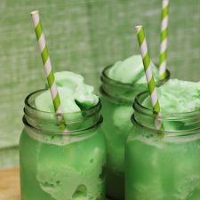 Lime Sherbet Floats (St Patrick's Day Floats) - Home Cooking Memories